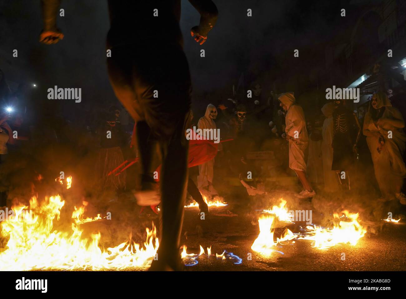 Tonacatepeque, El Salvador. 01st Nov, 2022. Revelers dressed up ...