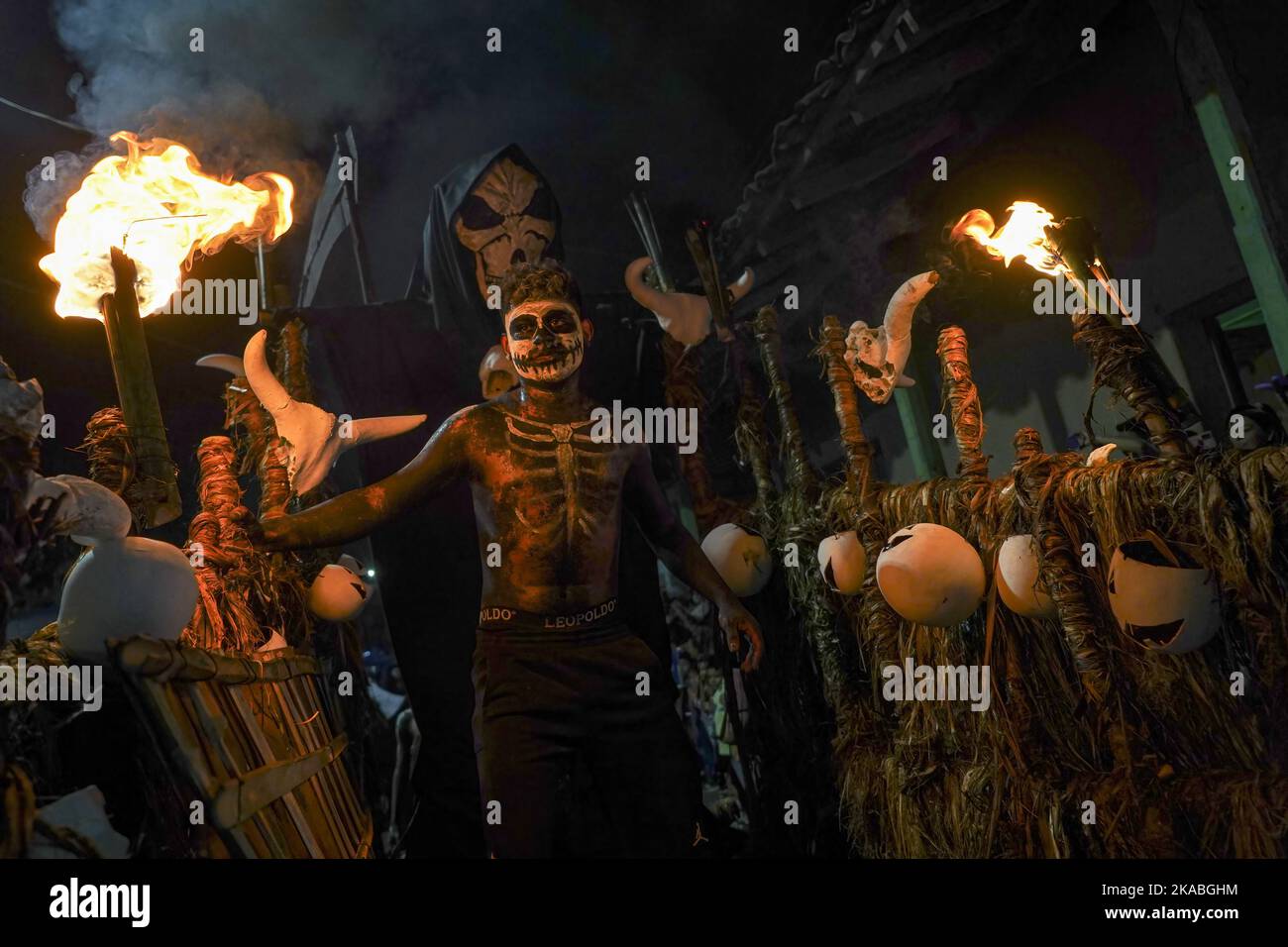 Tonacatepeque, El Salvador. 01st Nov, 2022. Revelers dressed up ...