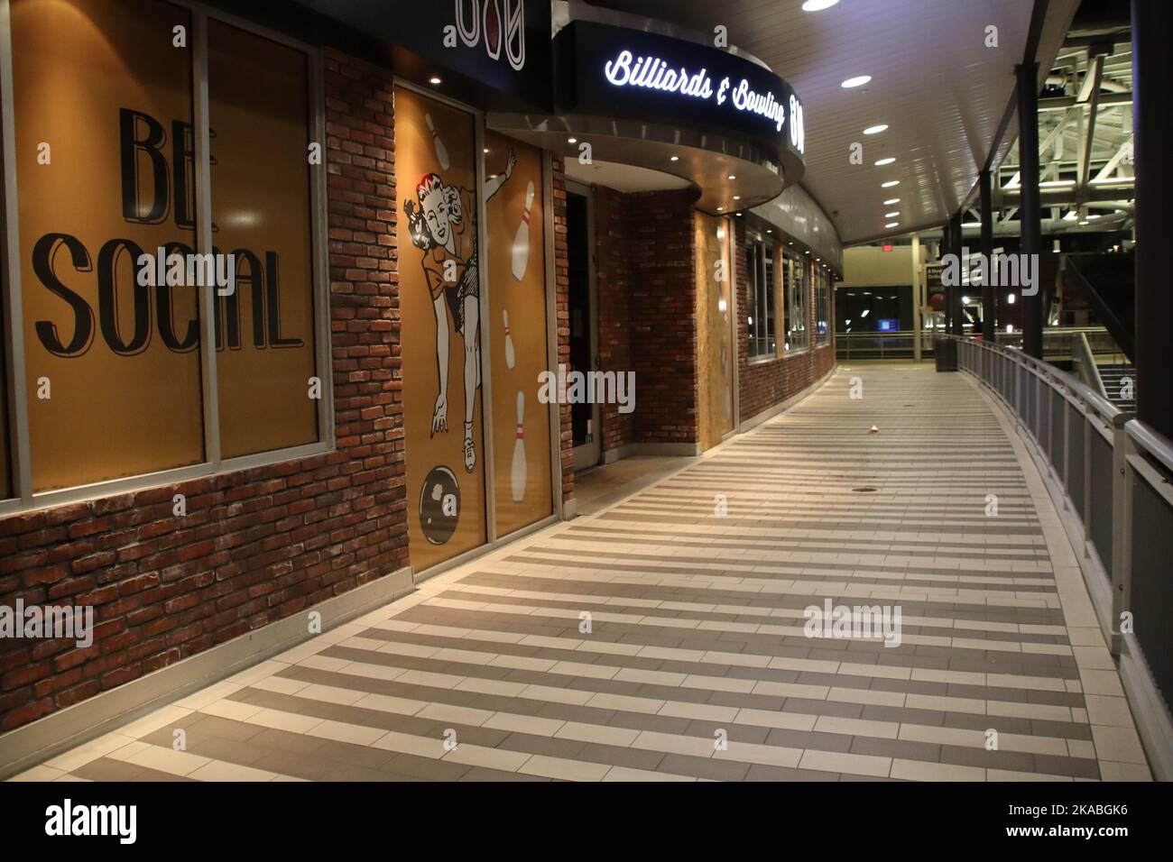 Houston, United States. 2 November, 2022. Fans pay their respects to ...