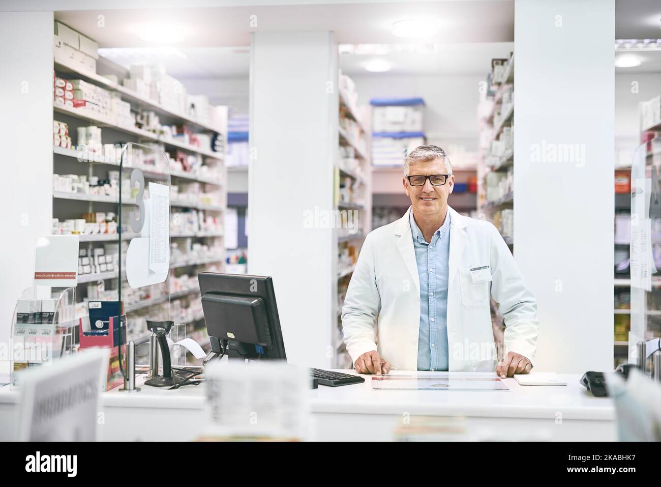 Pharmacy counter hi-res stock photography and images - Alamy