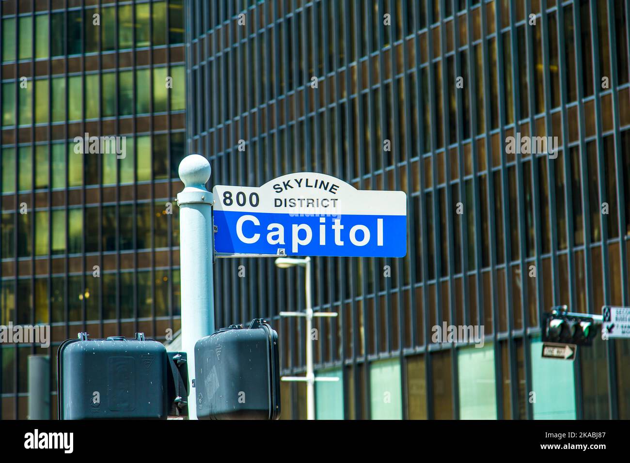 streetsign capitol street in Skyline district in Houston Stock Photo ...