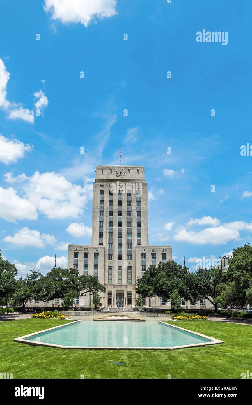 Houston City Hall with Fountain and Flag Stock Photo - Alamy