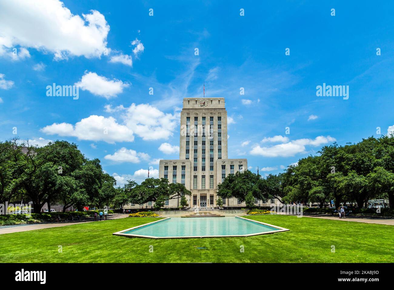 Houston City Hall with Fountain and Flag Stock Photo - Alamy