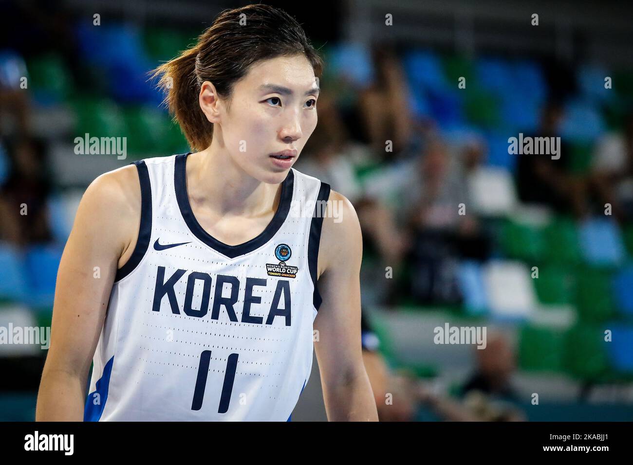 Korean basket lady hi-res stock photography and images - Alamy