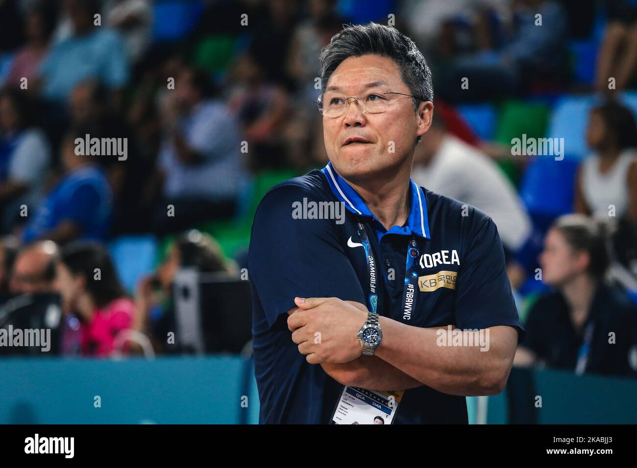 Korean basket woman hi-res stock photography and images - Alamy