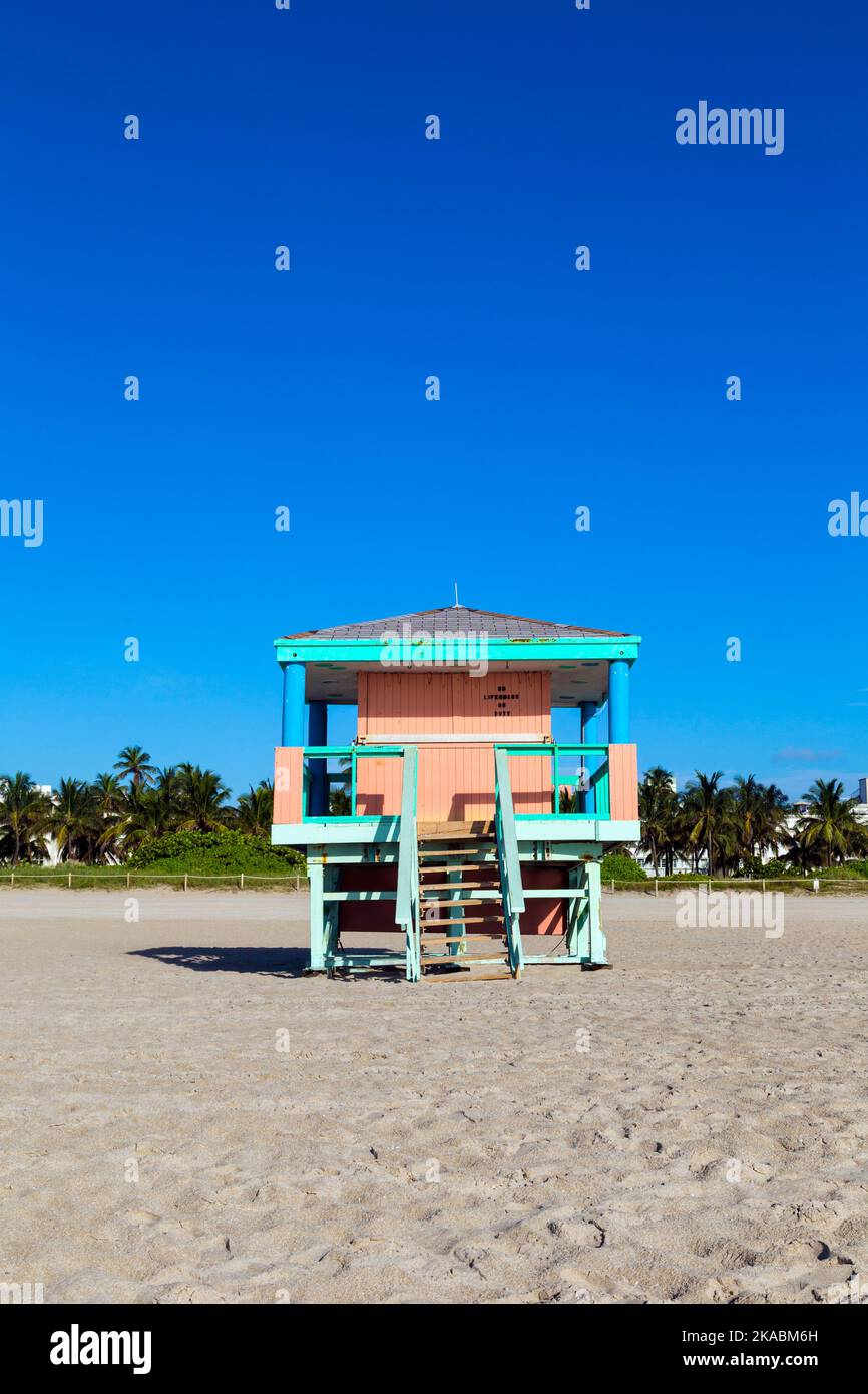 Lifeguard cabin on empty beach, Miami Beach, Florida, USA, safety ...