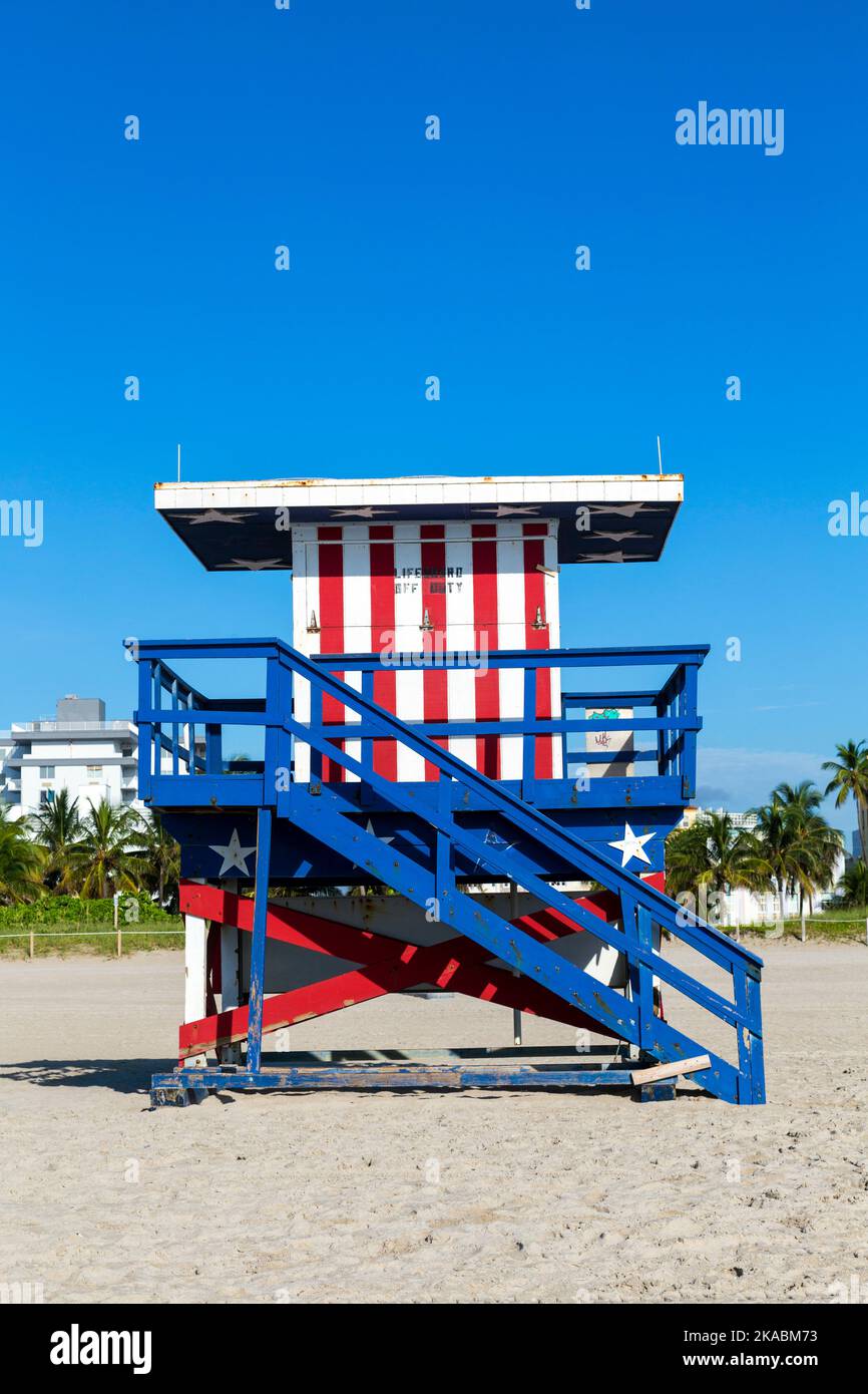 Lifeguard cabin on empty beach, Miami Beach, Florida, USA, safety ...