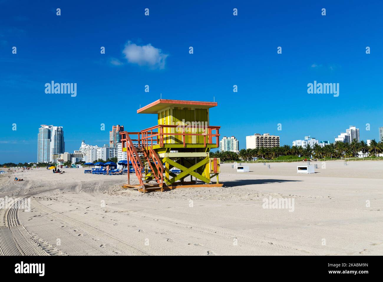 Lifeguard cabin on empty beach, Miami Beach, Florida, USA, safety ...