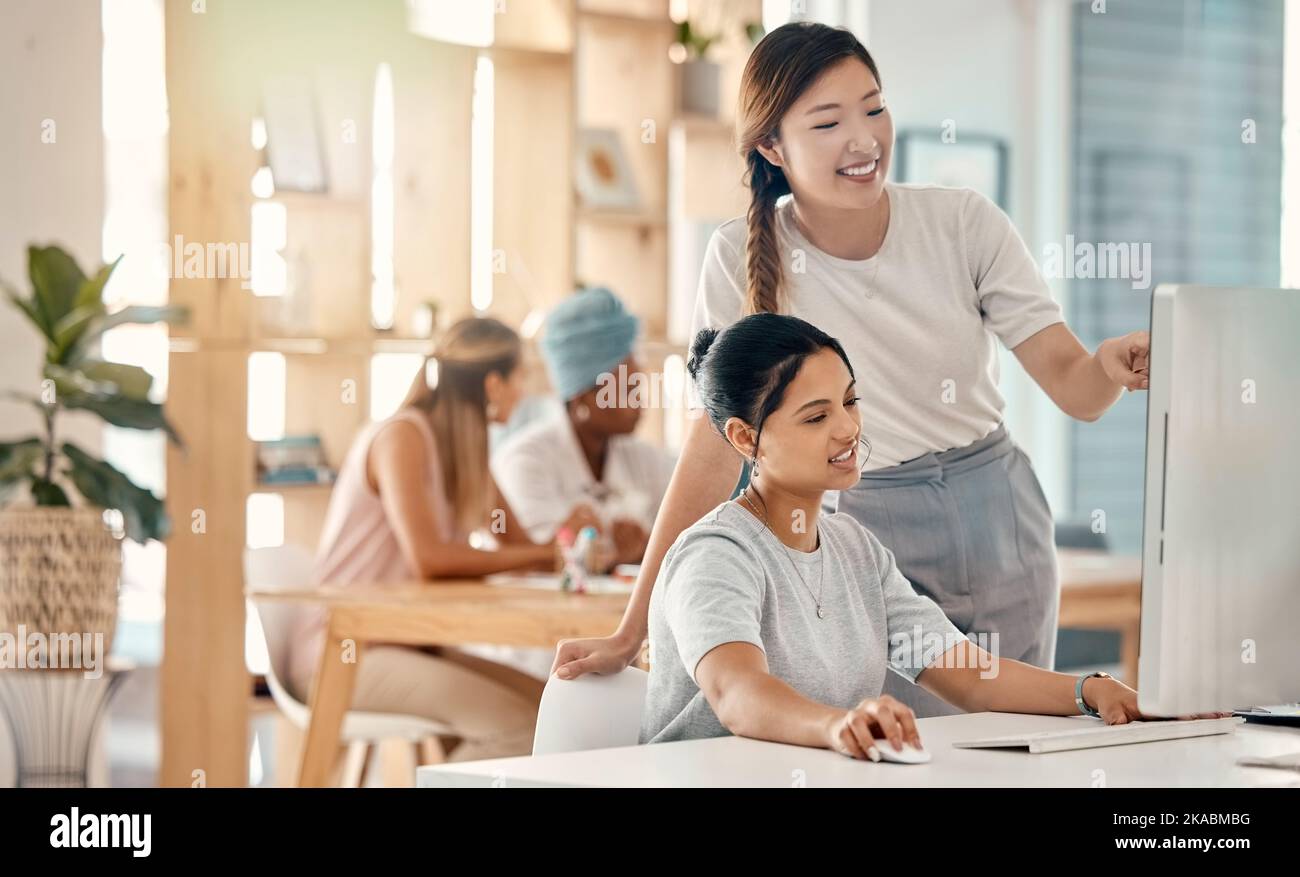 Office manager speaking employees hi-res stock photography and images ...
