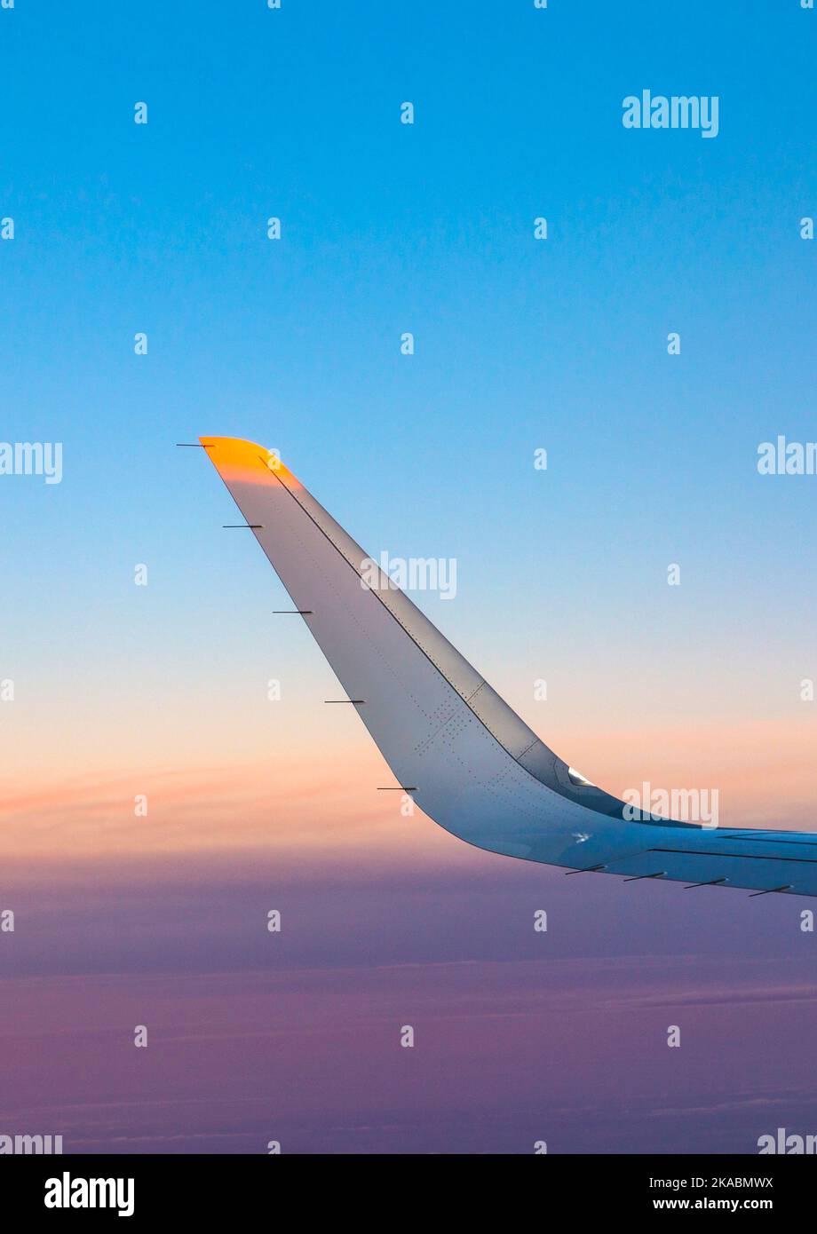 Aircraft in the evening hi-res stock photography and images - Alamy