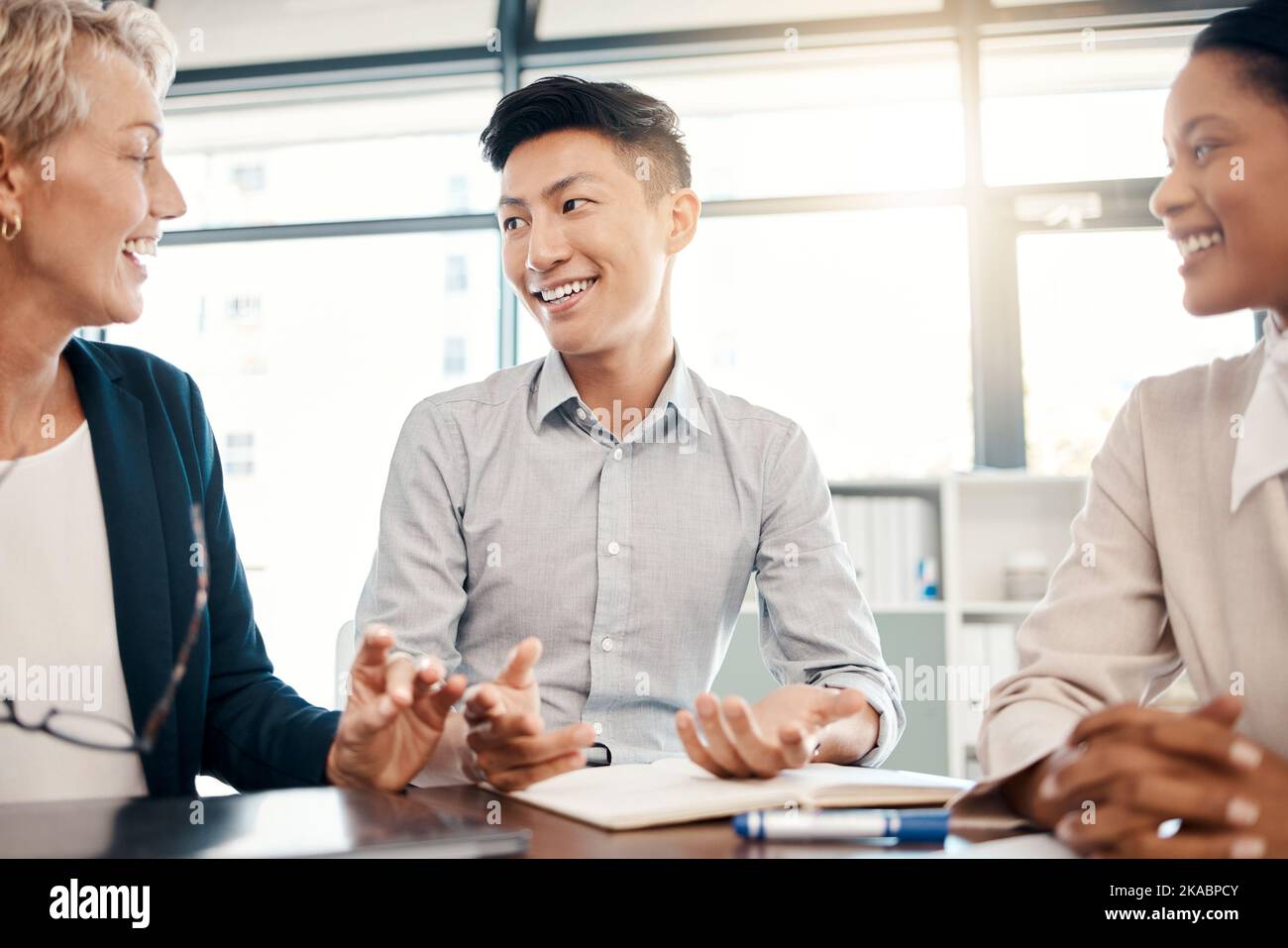 Diversity business meeting hi-res stock photography and images - Alamy