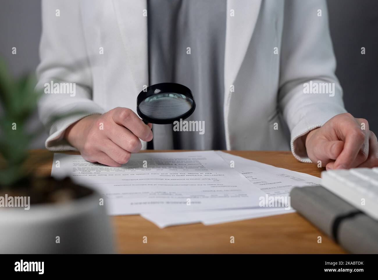 Reading through new contract hi-res stock photography and images - Alamy