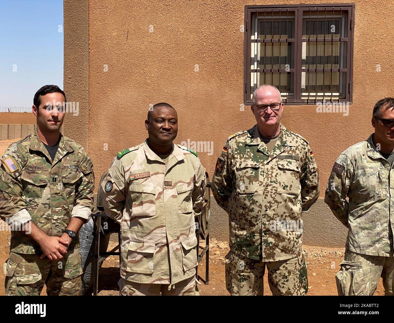 Niger, Tillia: 01 November 2022, Eberhard Zorn (2nd from right ...