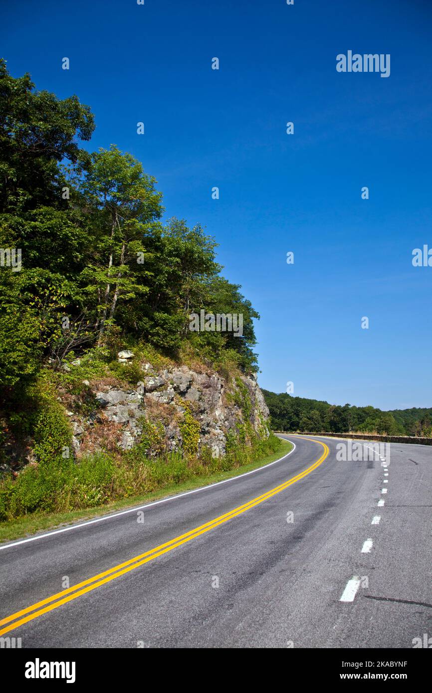 Beautiful scenic country road curves through Shenandoah National Park ...