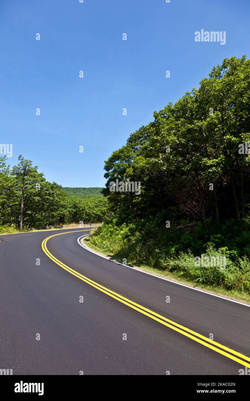 Beautiful scenic country road curves through Shenandoah National Park ...