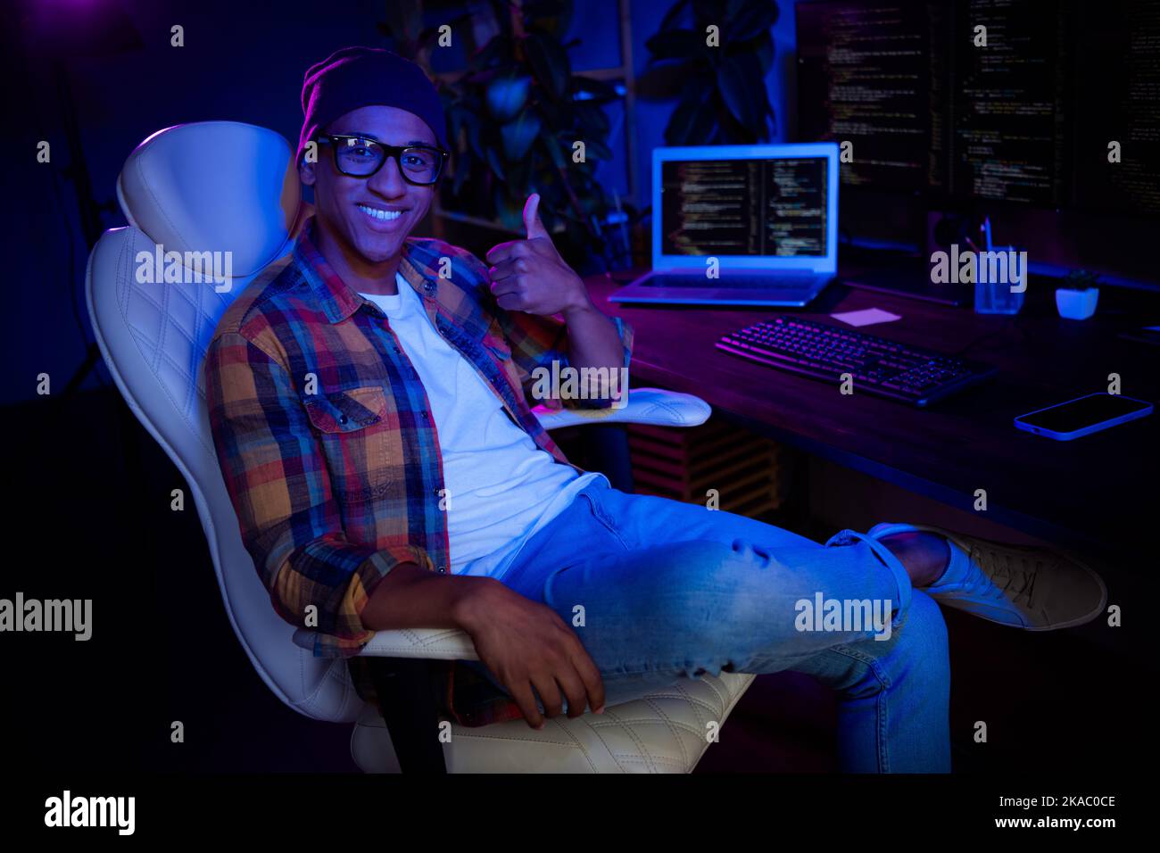 Sit up late hi-res stock photography and images - Alamy