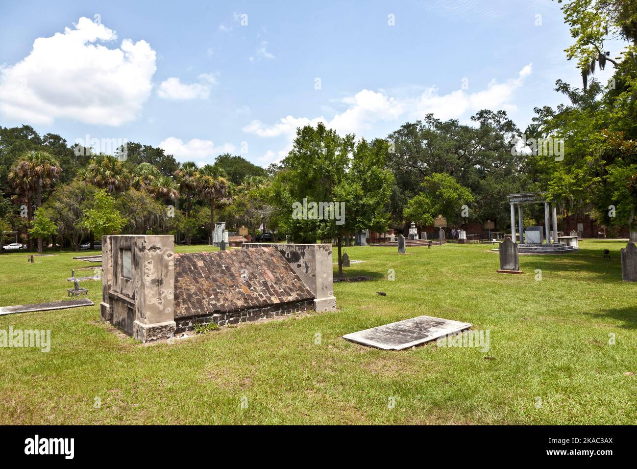 Colonial Park Cemetery in Savannah at July 22.2011 - Colonial Park ...