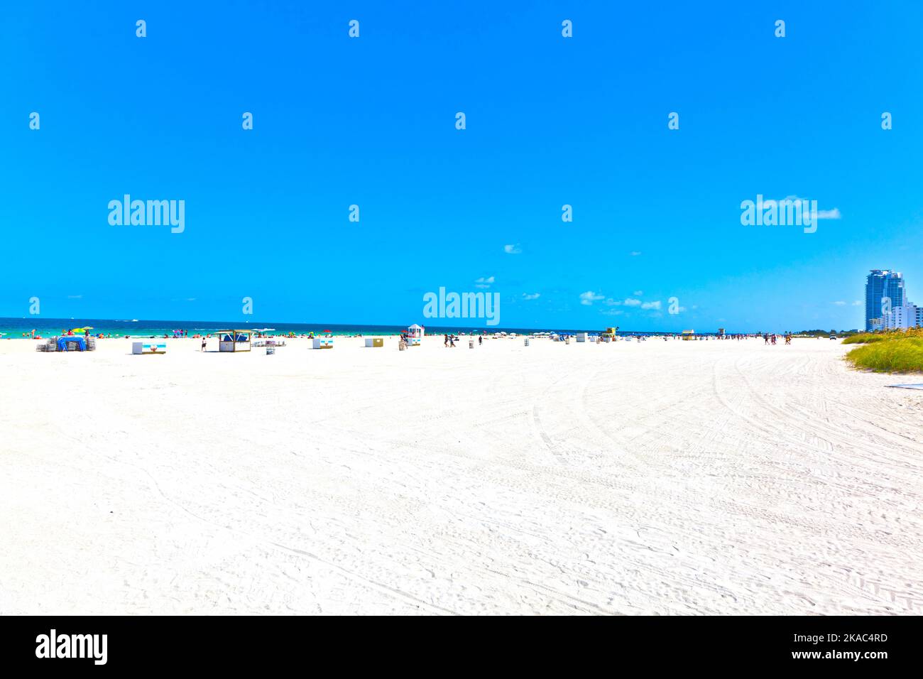 beachlife in south Miami with clear blue sky Stock Photo - Alamy