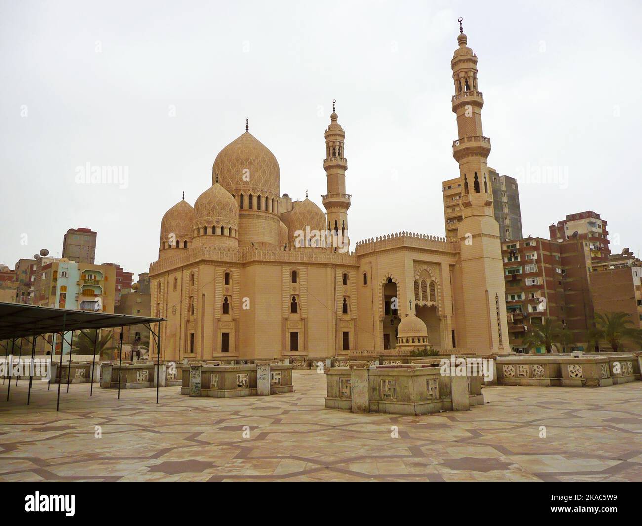 The Abu al-Abbas al-Mursi Mosque is an Egyptian mosque in the city of ...