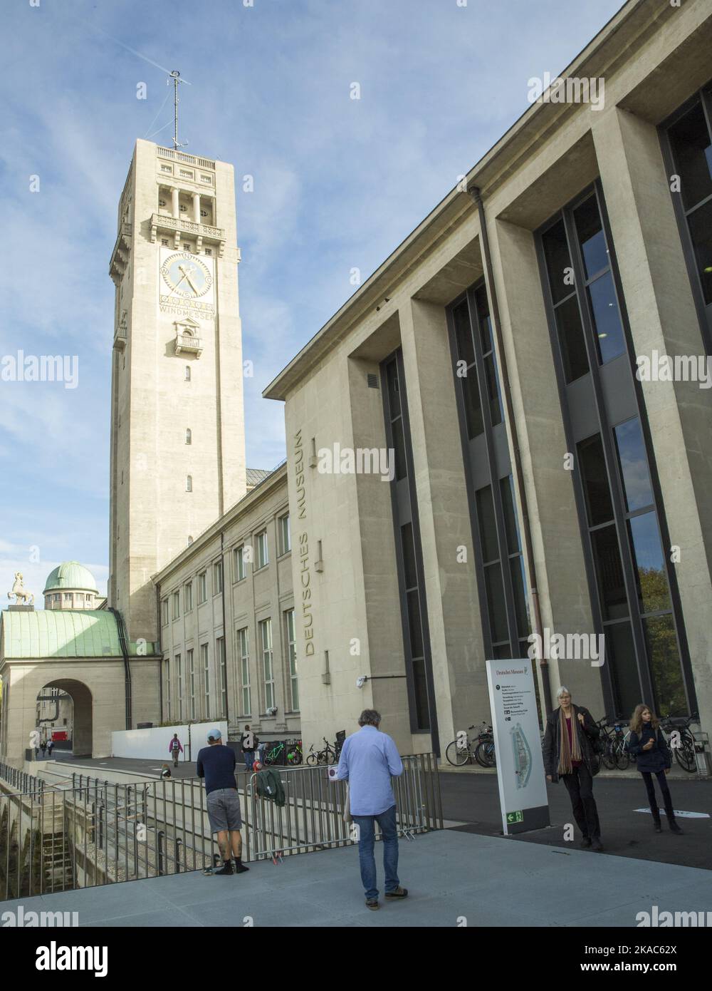 Deutsche museum in munich hi-res stock photography and images - Alamy