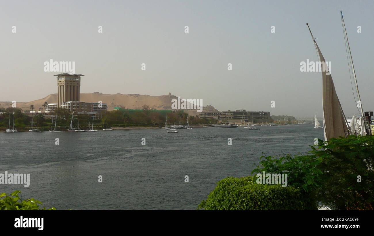 The Nile, a north-flowing river in Africa, is among the longest ...