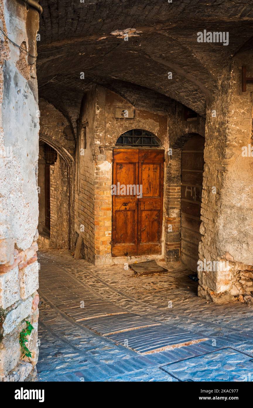 Spello. Ancient atmosphere in the medieval village Stock Photo - Alamy