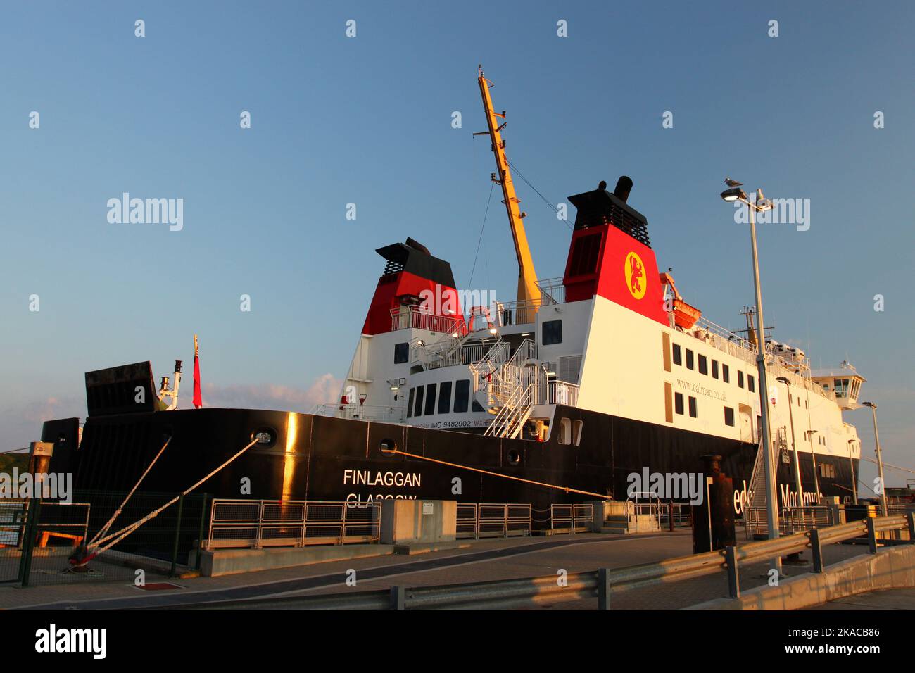 Car ferry hebrides hi-res stock photography and images - Alamy