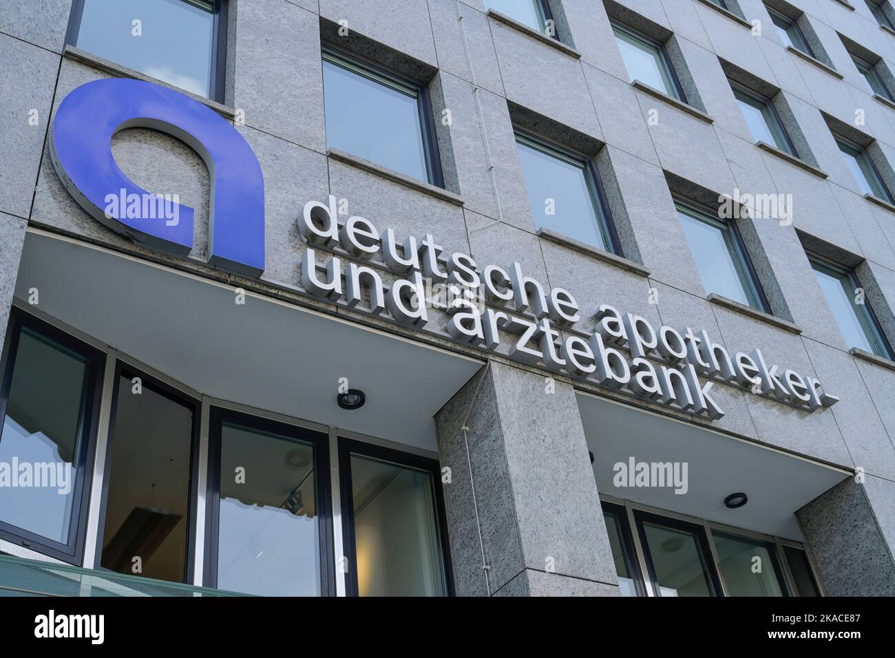 Deutsche Apotheker- und Ärztebank apoBank, Kantstraße, Charlottenburg ...