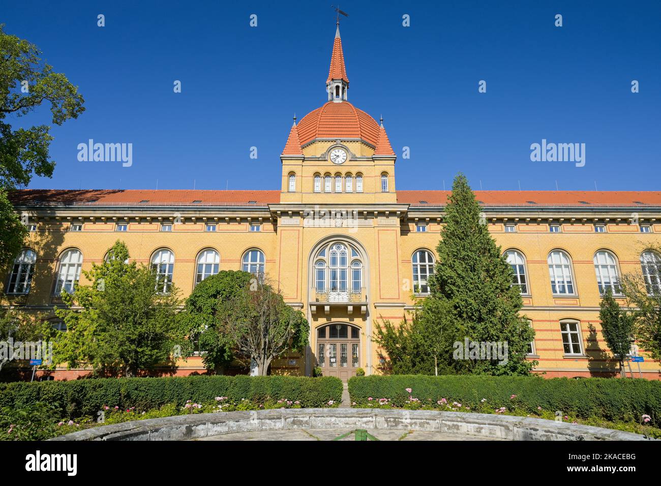 Ehemaliges Hauptgebäude Wilhelm-Griesinger-Krankenhaus, heute ...