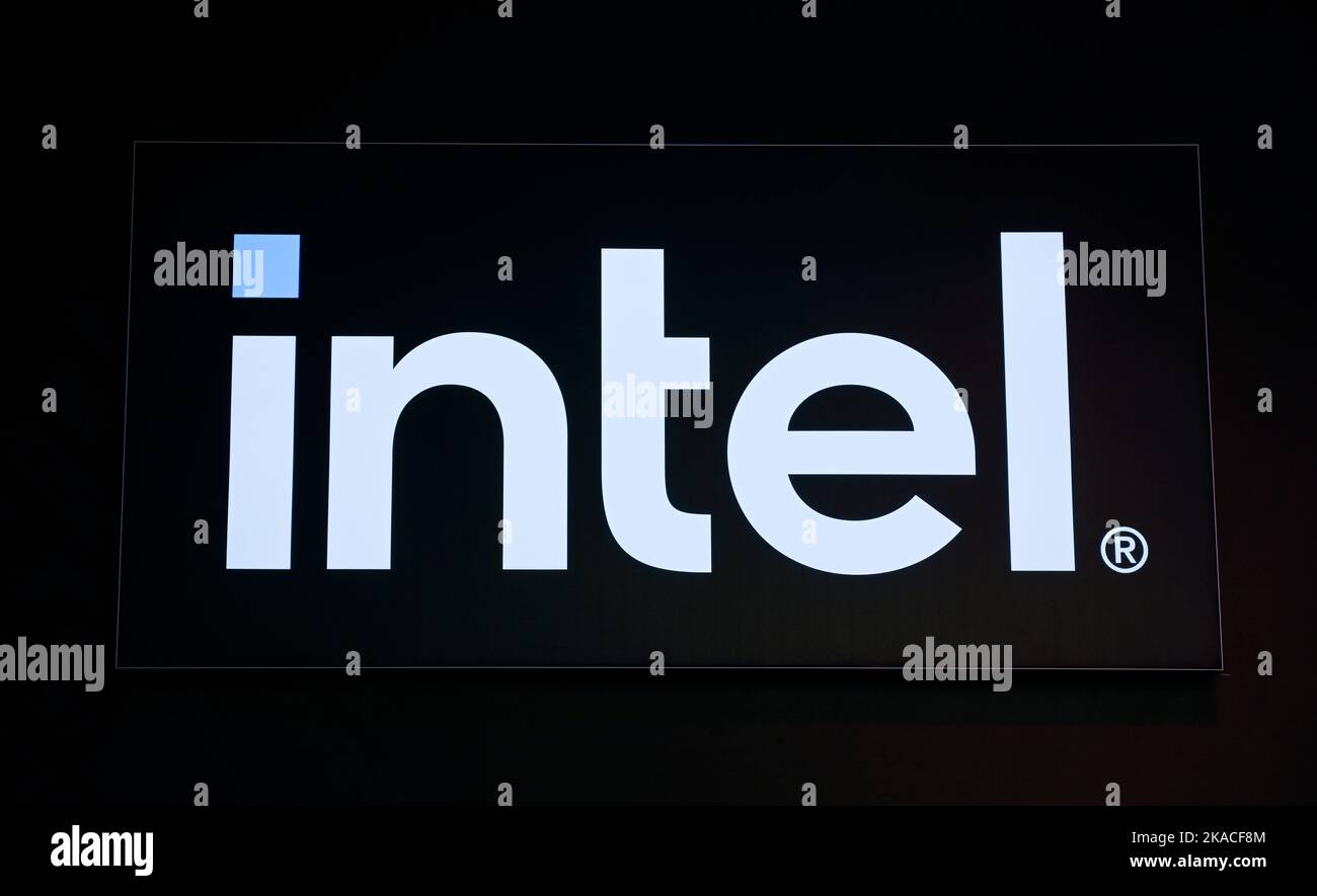Logo Intel, Internationale Funkaustellung IFA 2022, Berlin, Deutschland ...