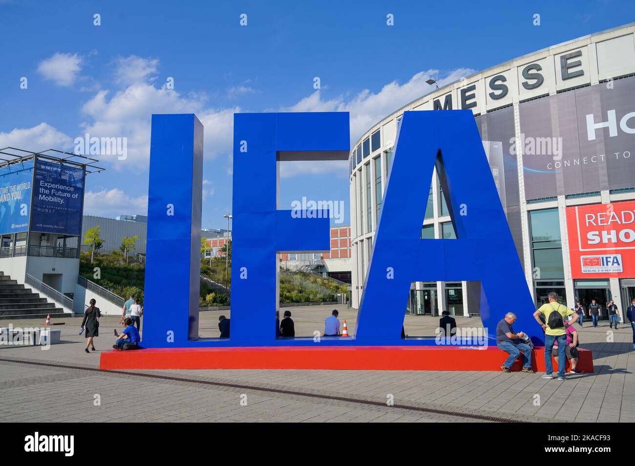Logo IFA, Südeingang Messe, Internationale Funkaustellung IFA 2022 ...