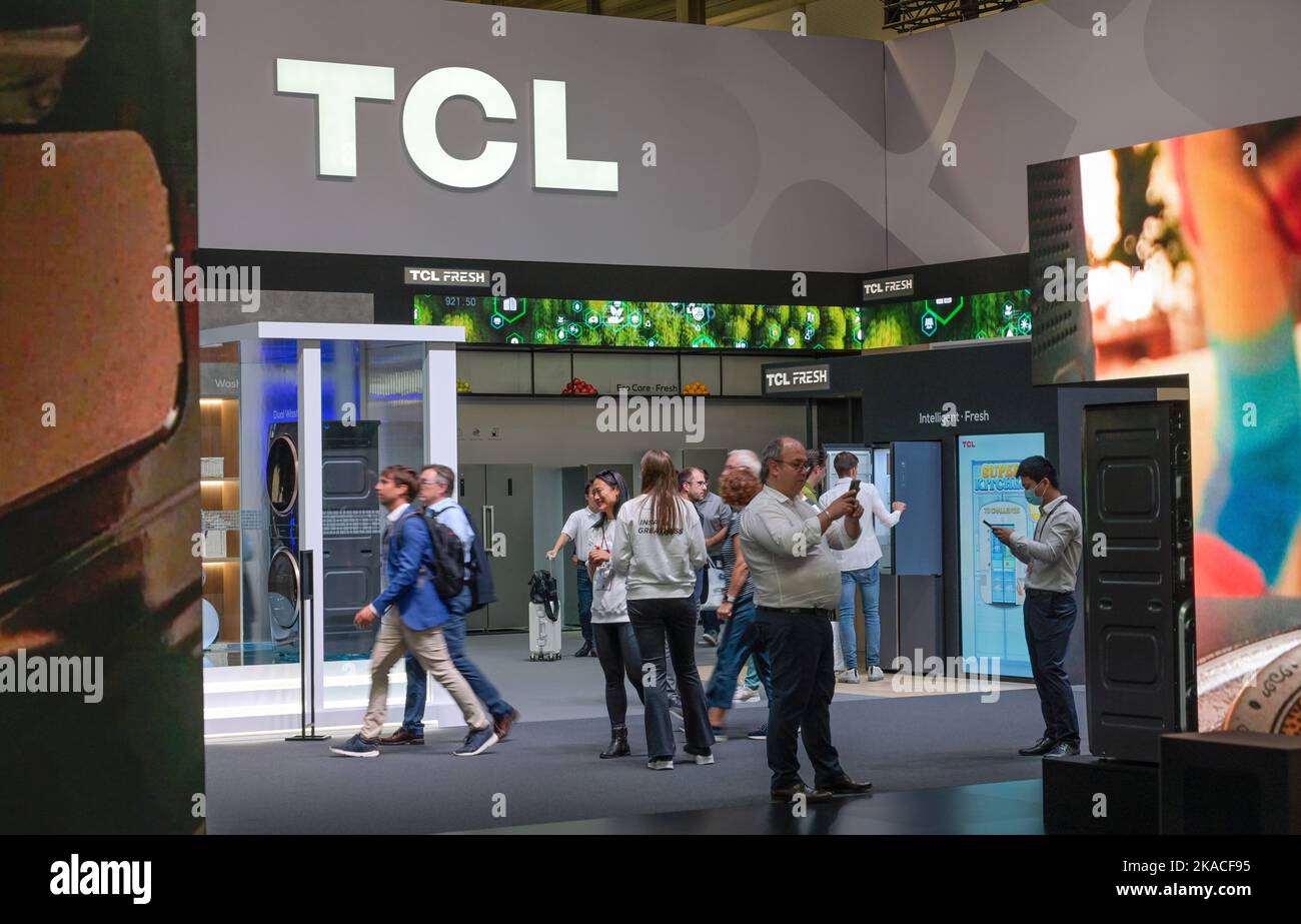 Stand TCL, Internationale Funkaustellung IFA 2022, Berlin, Deutschland Stock Photo - Alamy