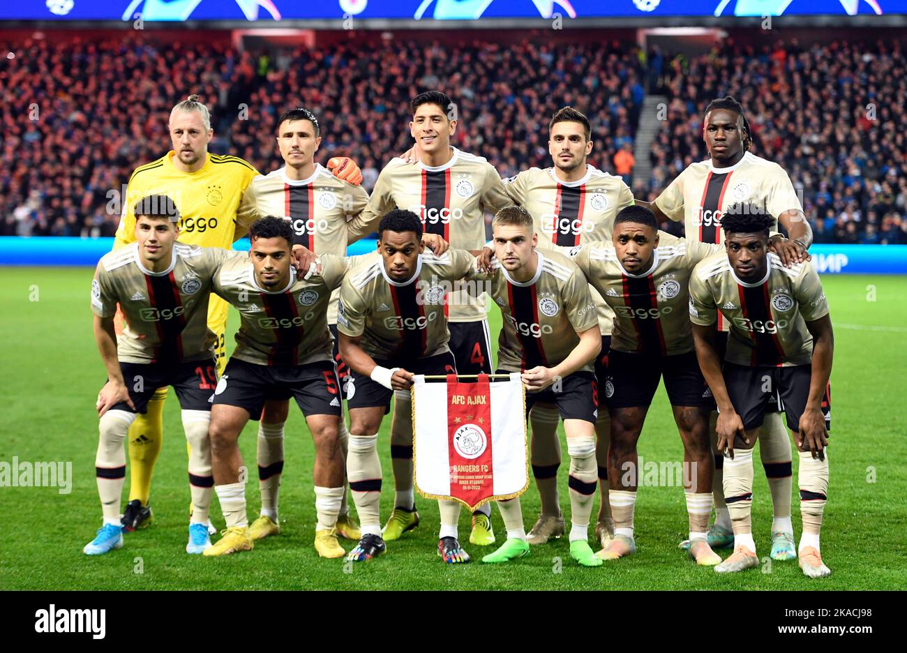Glasgow, Scotland, 1st November 2022. The Ajax starting 11 before the ...