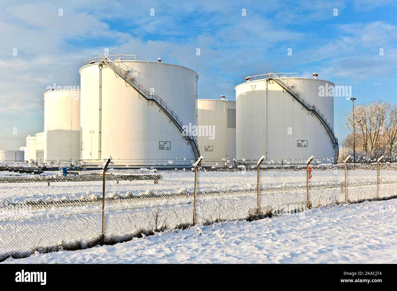 Climbing oil storage tank hi-res stock photography and images - Alamy