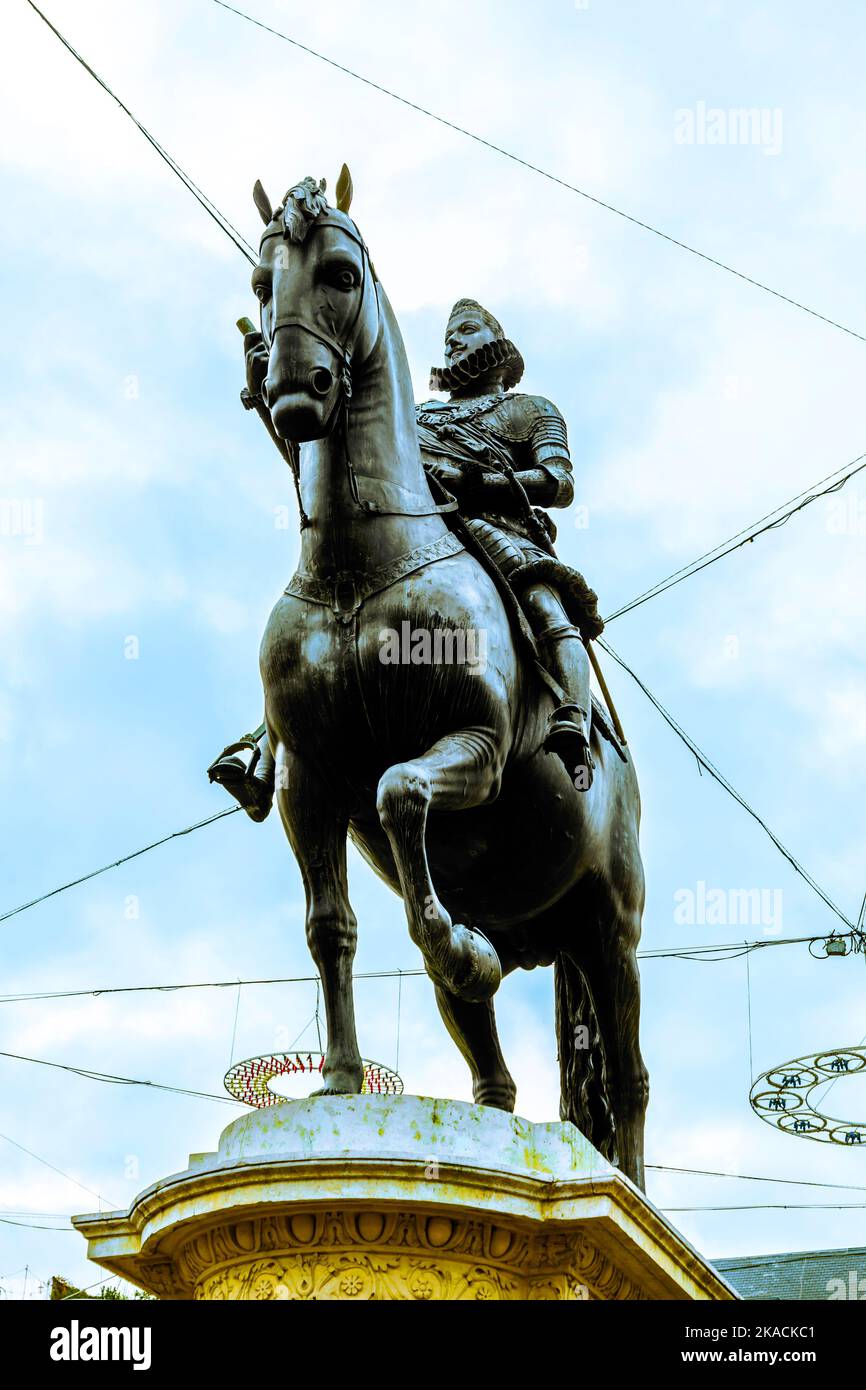Statue of Philipp III at the Plaza Mayor in Madrid Stock Photo - Alamy