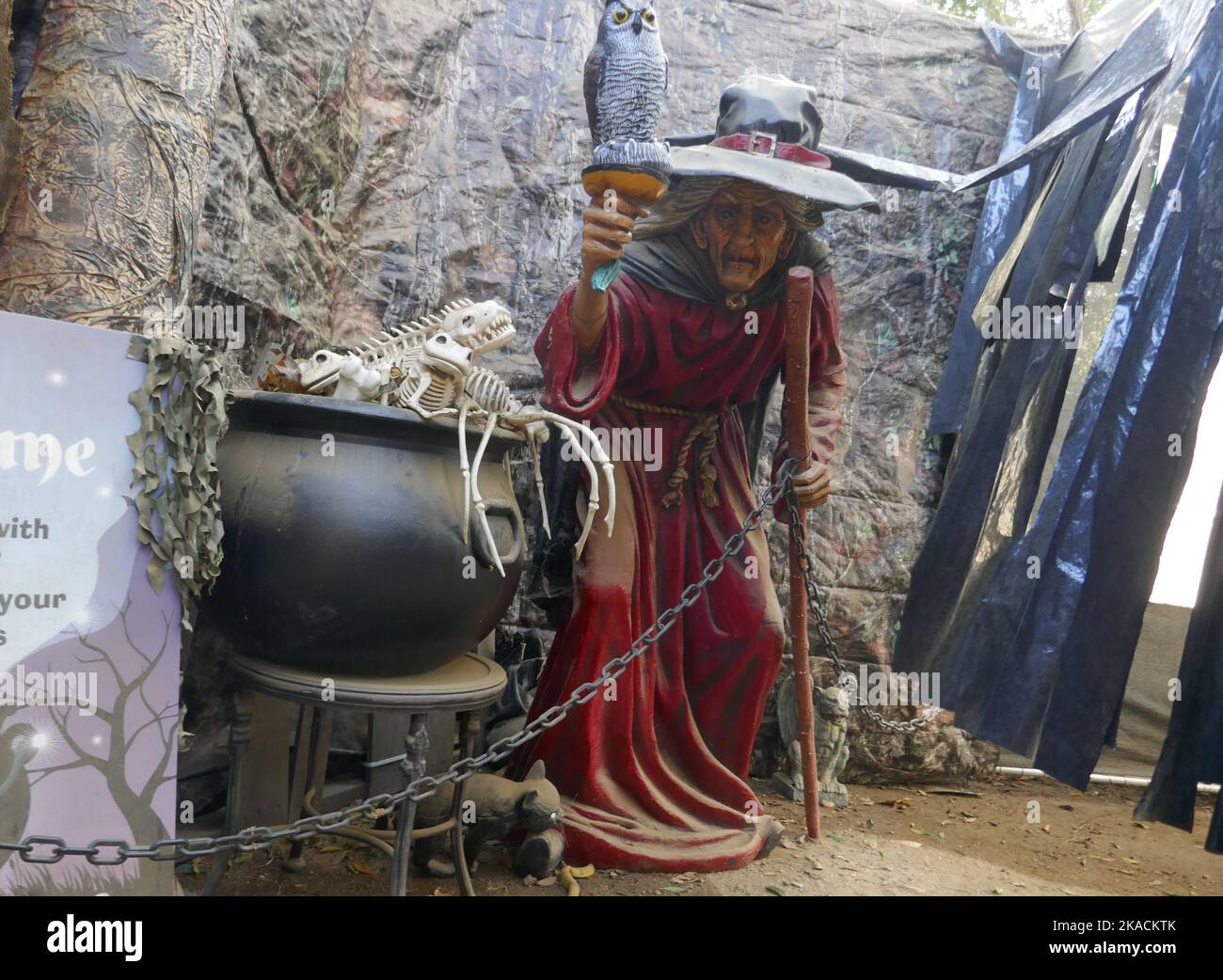 Los Angeles, California, USA 27th October 2022 Spooky Trail at Boo at ...