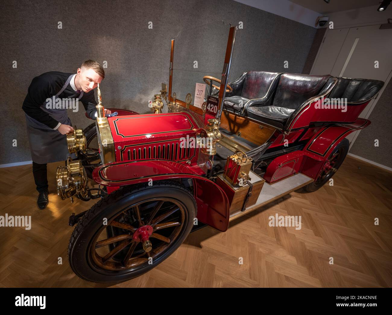 Car auction 1980s hi-res stock photography and images - Alamy
