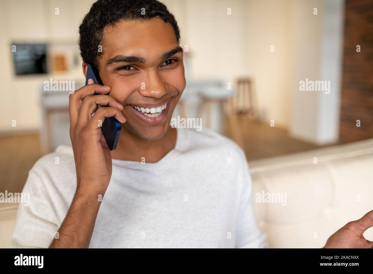 African american guy talking hi-res stock photography and images - Alamy