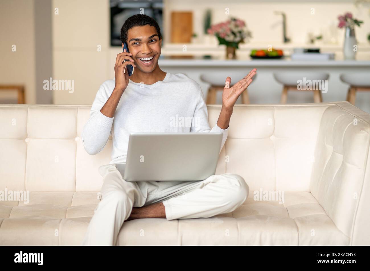 African american guy talking hi-res stock photography and images - Alamy