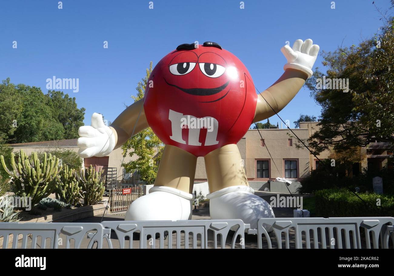 Los Angeles, California, USA 27th October 2022 M&M at Boo at the Zoo at ...