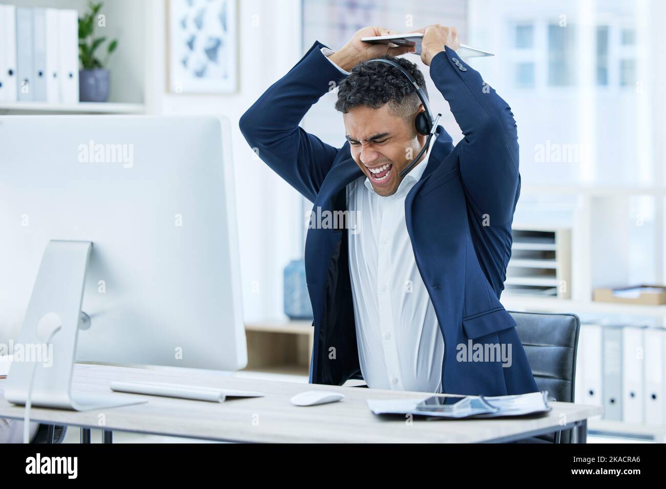 Angry people shouting hi-res stock photography and images - Alamy