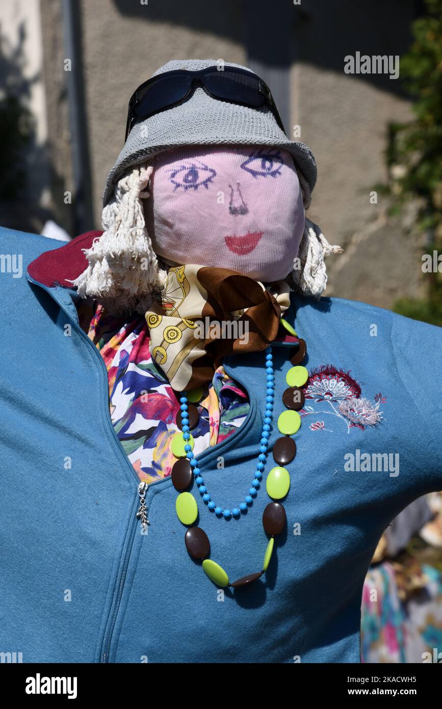 Female scarecrow hi-res stock photography and images - Alamy