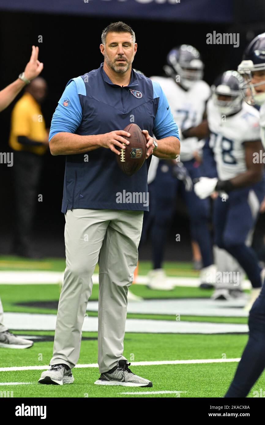 Tennessee titans head coach mike hi-res stock photography and images ...
