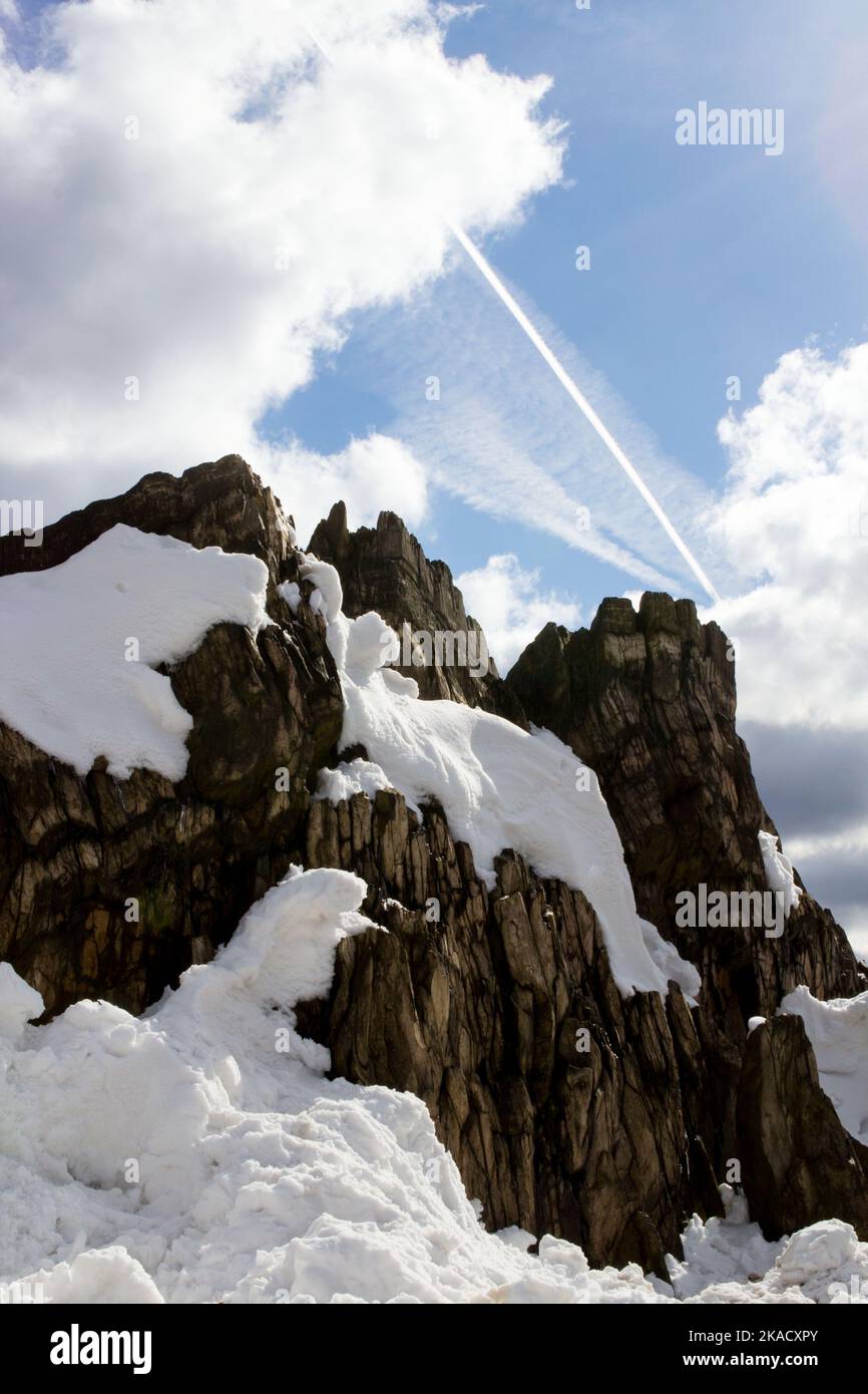 Snowy hill with plane in it hi-res stock photography and images - Alamy