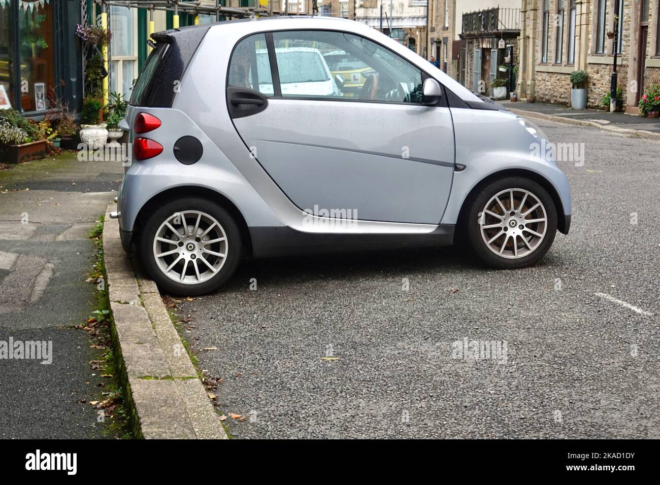 Parked sideways hi-res stock photography and images - Alamy