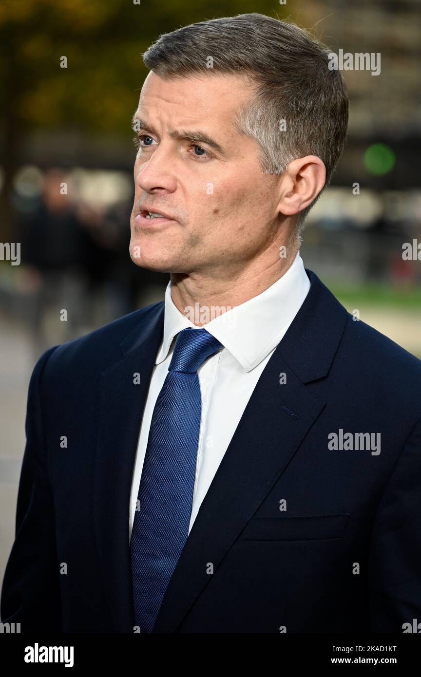 Transport secretary harper hi-res stock photography and images - Alamy