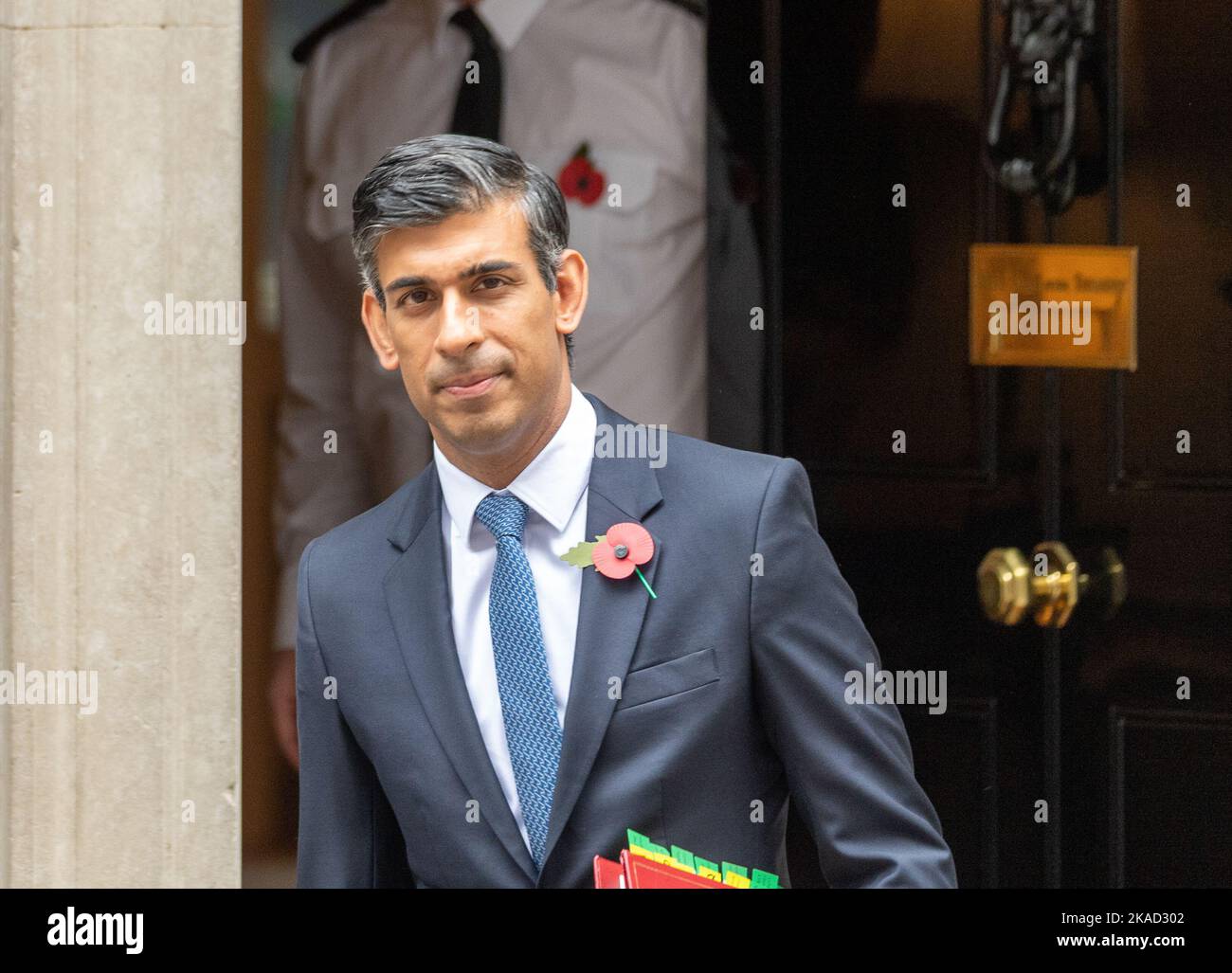 London, UK. 2nd Nov, 2022. Rishi Sunak, Prime Minister, leaves 10 Downing Street for Prime ...