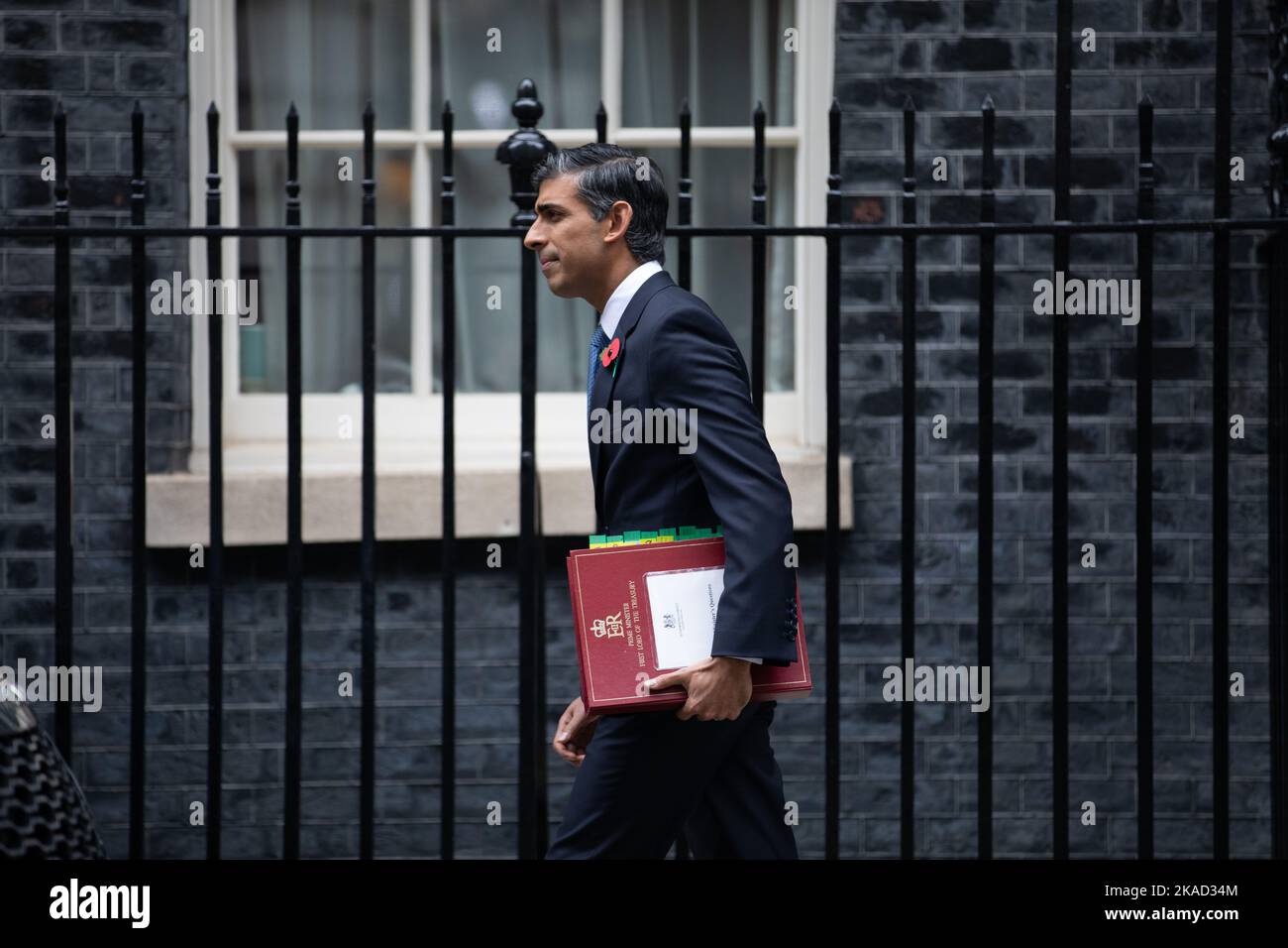 London, UK. 02nd Nov, 2022. London, UK, 2nd November 2022. Prime Minister Rishi Sunak leaves 10 ...