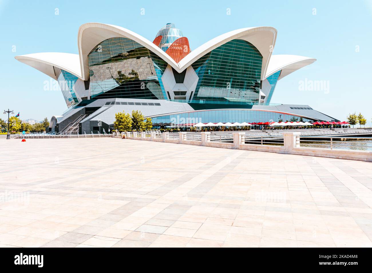 Shopping center Deniz mall on the Baku Boulevard, Azerbaijan Stock Photo - Alamy