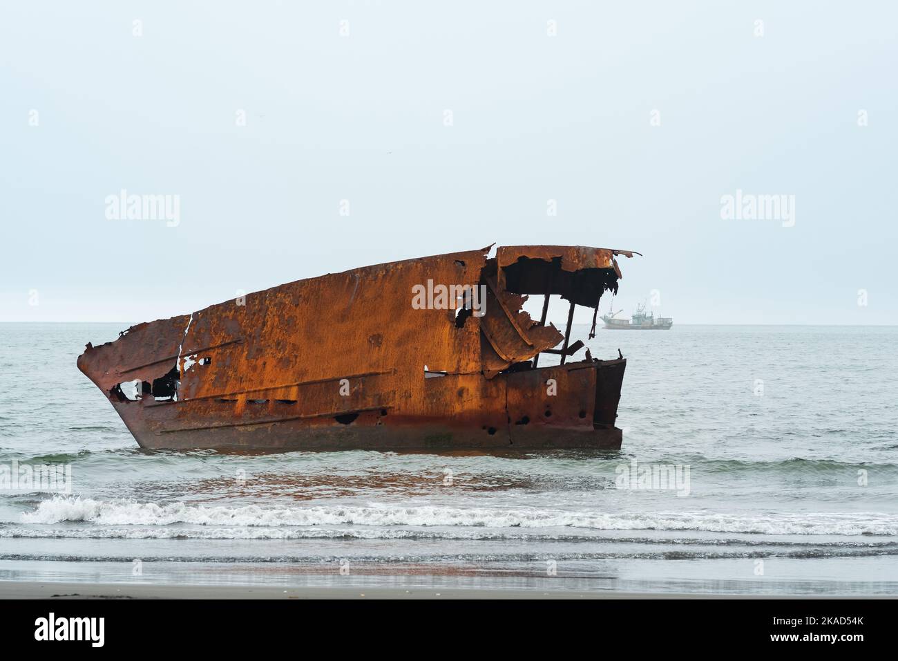 Shipwreck ship wreck safety hi-res stock photography and images - Alamy